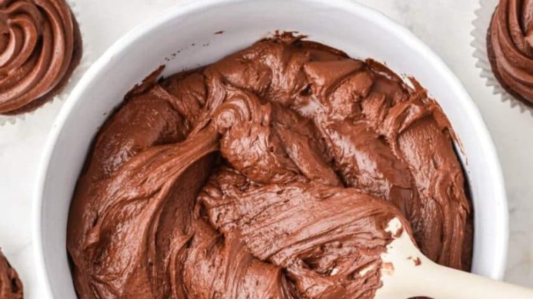 Mary Berry Chocolate Fudge Icing Recipe - British Recipes Hub