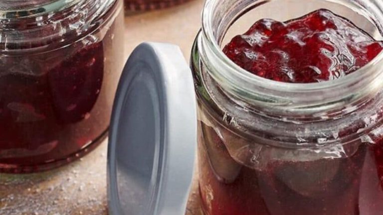 Mary Berry Red Currant Jelly - British Recipes Hub